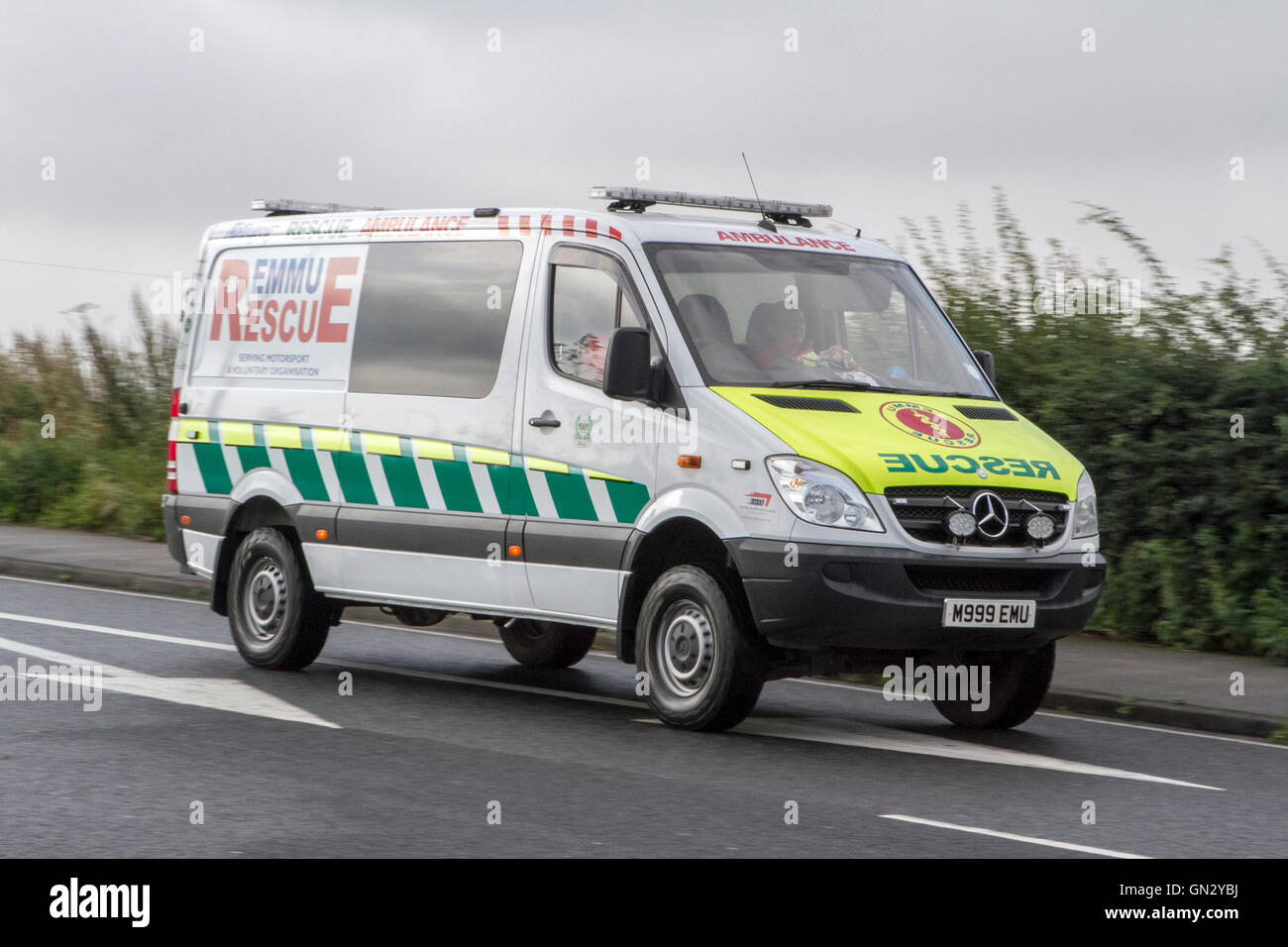 a ambulance medic paramedic emergency urgent healthcare first aid cpr ...