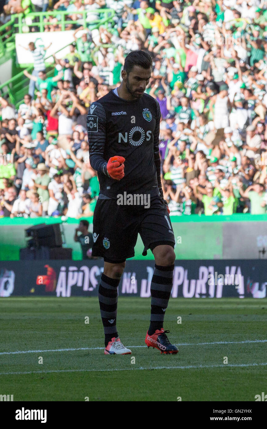 Lisbon, Portugal. 28th Aug, 2016. Sporting's Portuguese goalkeeper Rui ...
