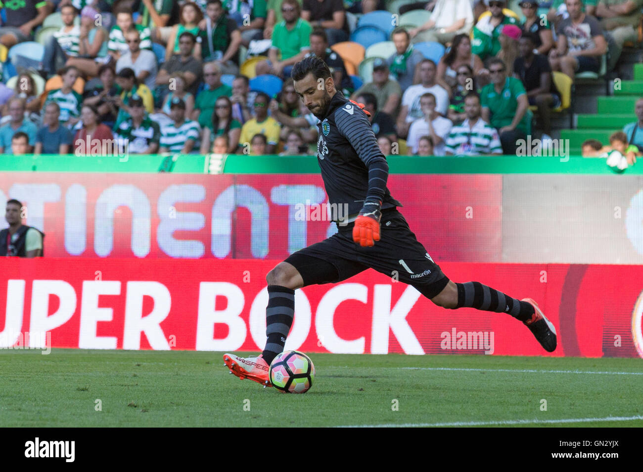 Portuguese goalkeeper hi-res stock photography and images - Alamy