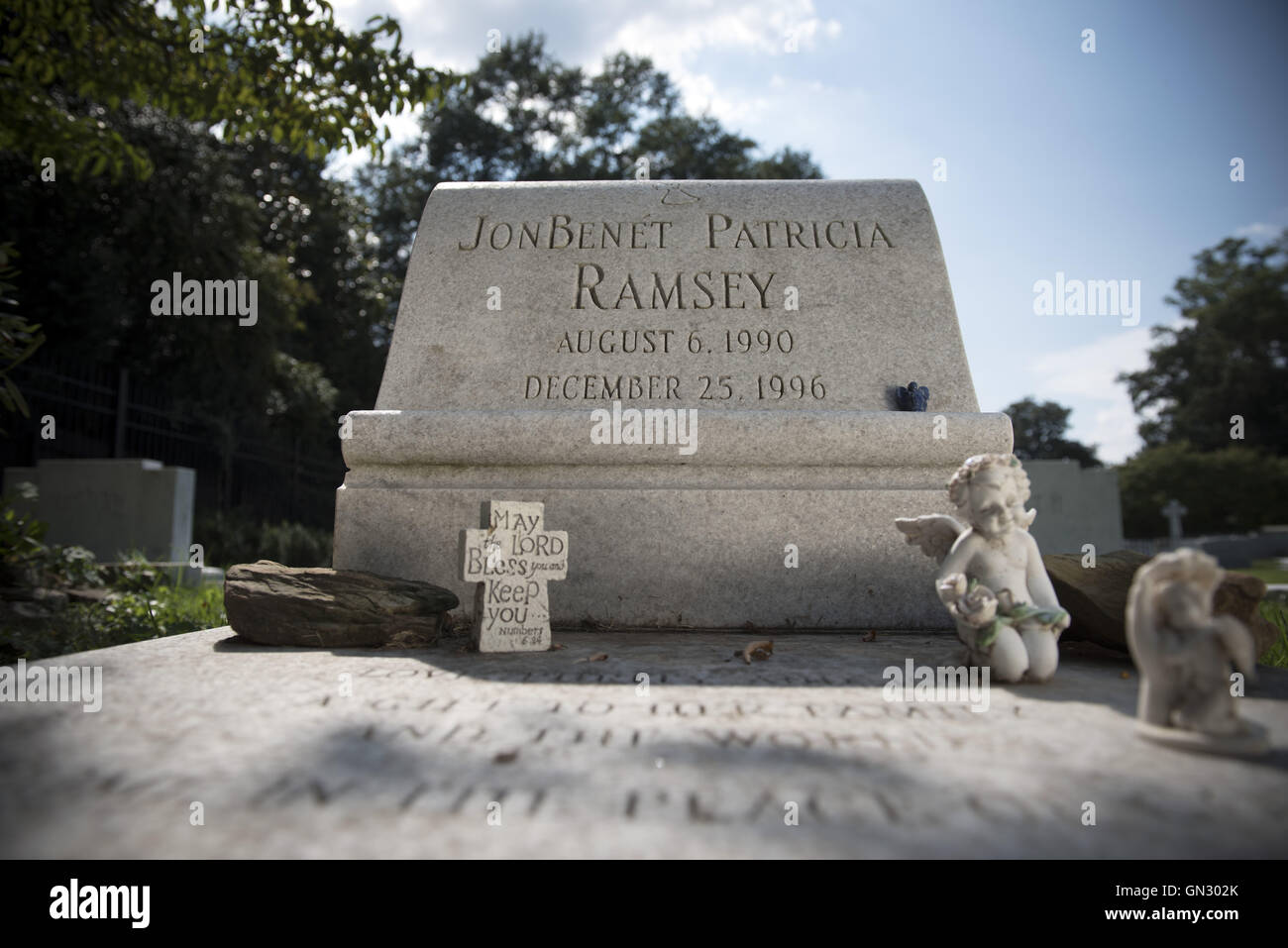 Marietta, GA, USA. 28th Aug, 2016. Grave of JonBenet Ramsey in family ...