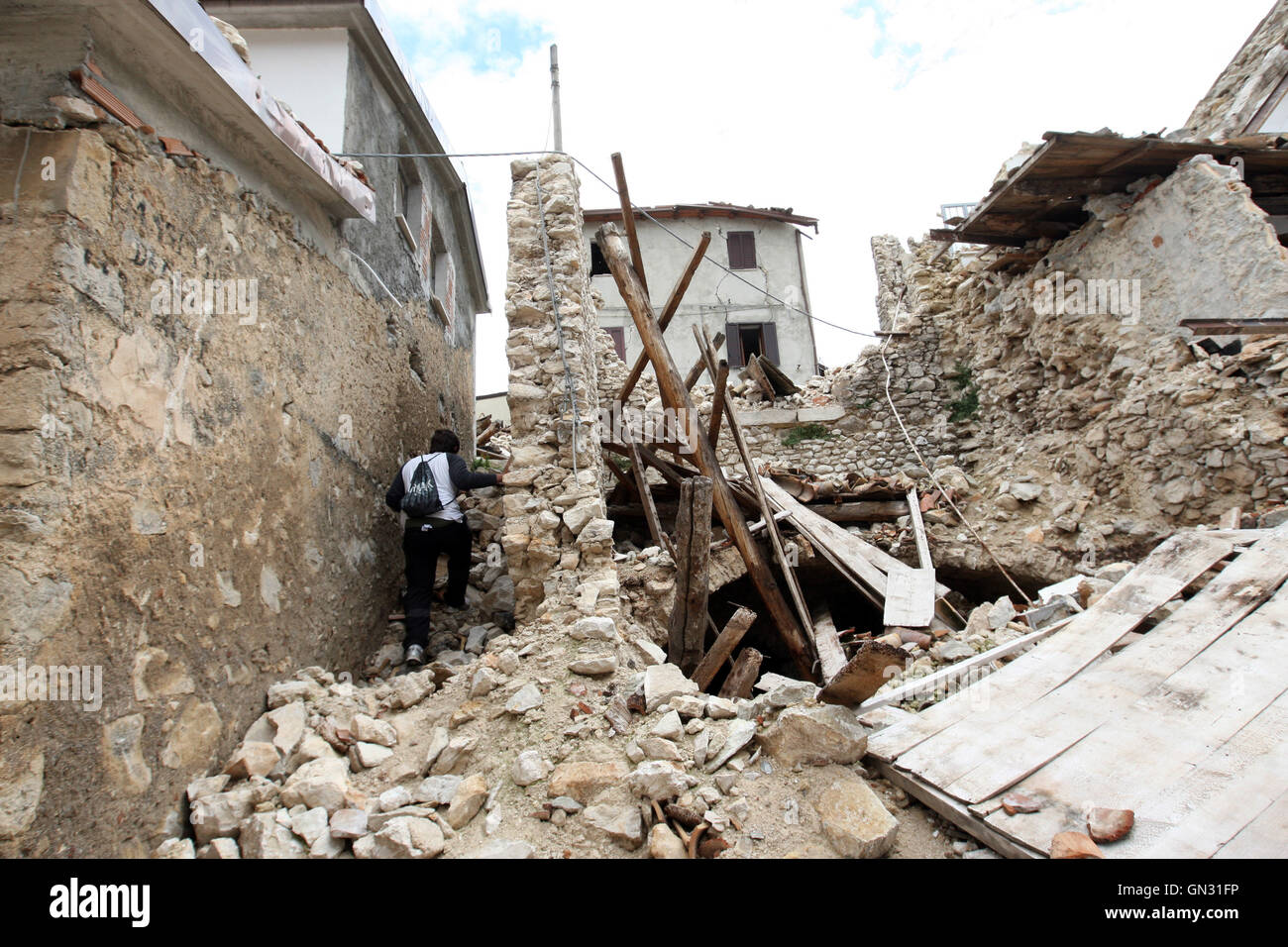 Aquila, Italy 17 april 2009: Cities and homes destroyed after the ...