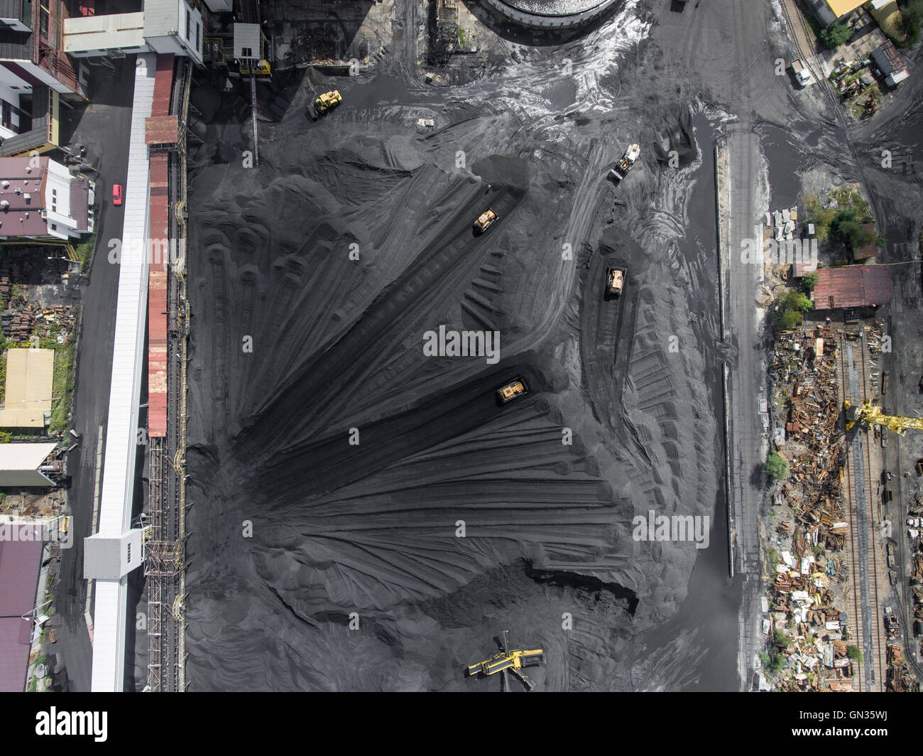 Destroyed digging hi-res stock photography and images - Alamy