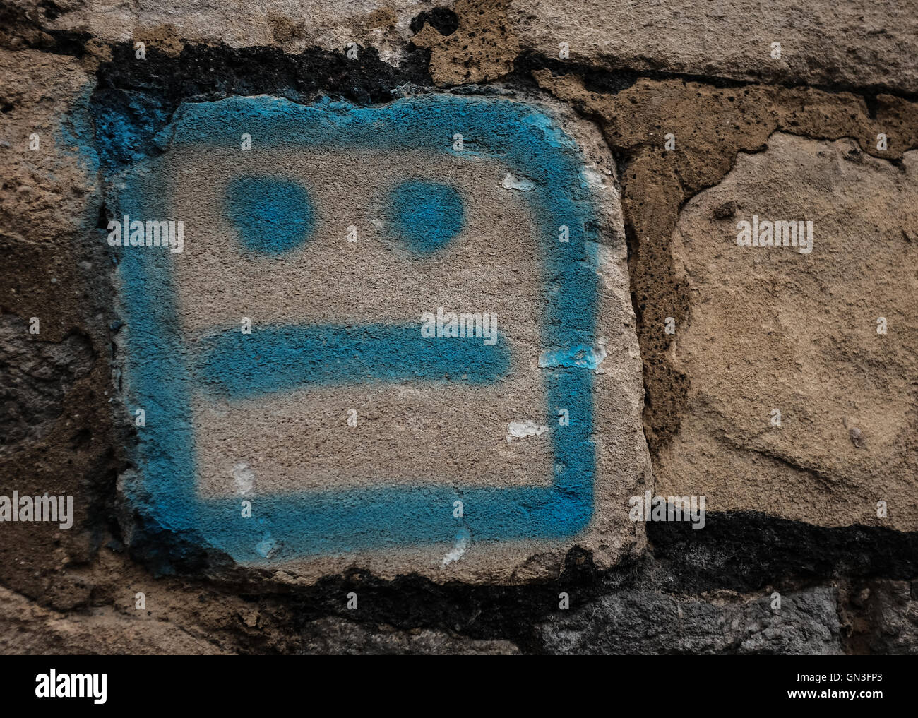 Happy smiley face graffiti hi-res stock photography and images - Alamy