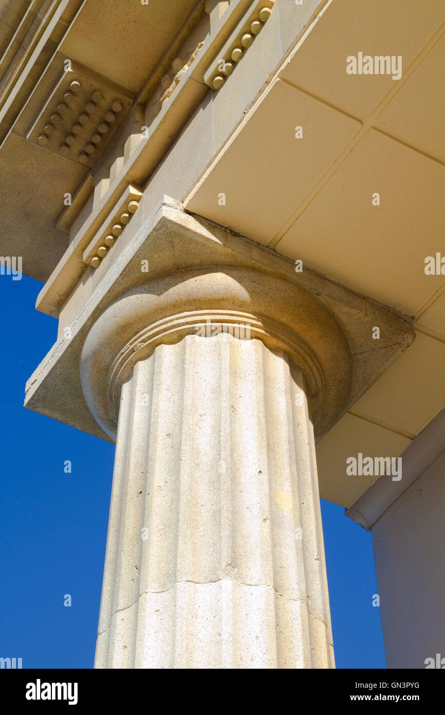 Classic revival architecture hi-res stock photography and images - Alamy