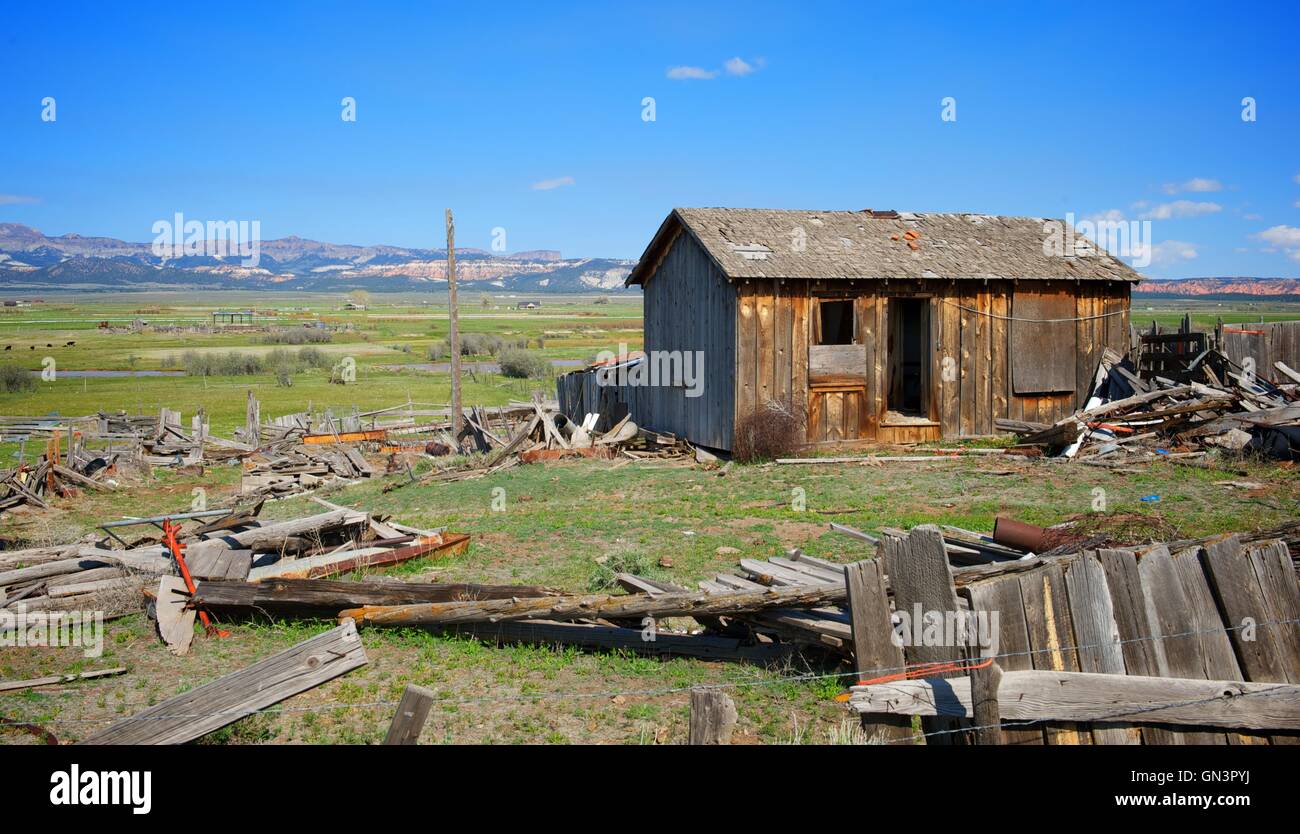 Vertical Image of An Old Wooden Shack in Utah Stock Photo - Alamy