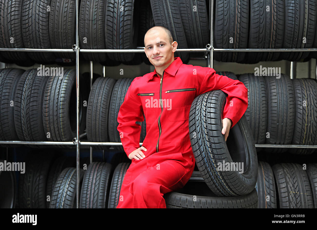 Motivated garage worker hi-res stock photography and images - Alamy