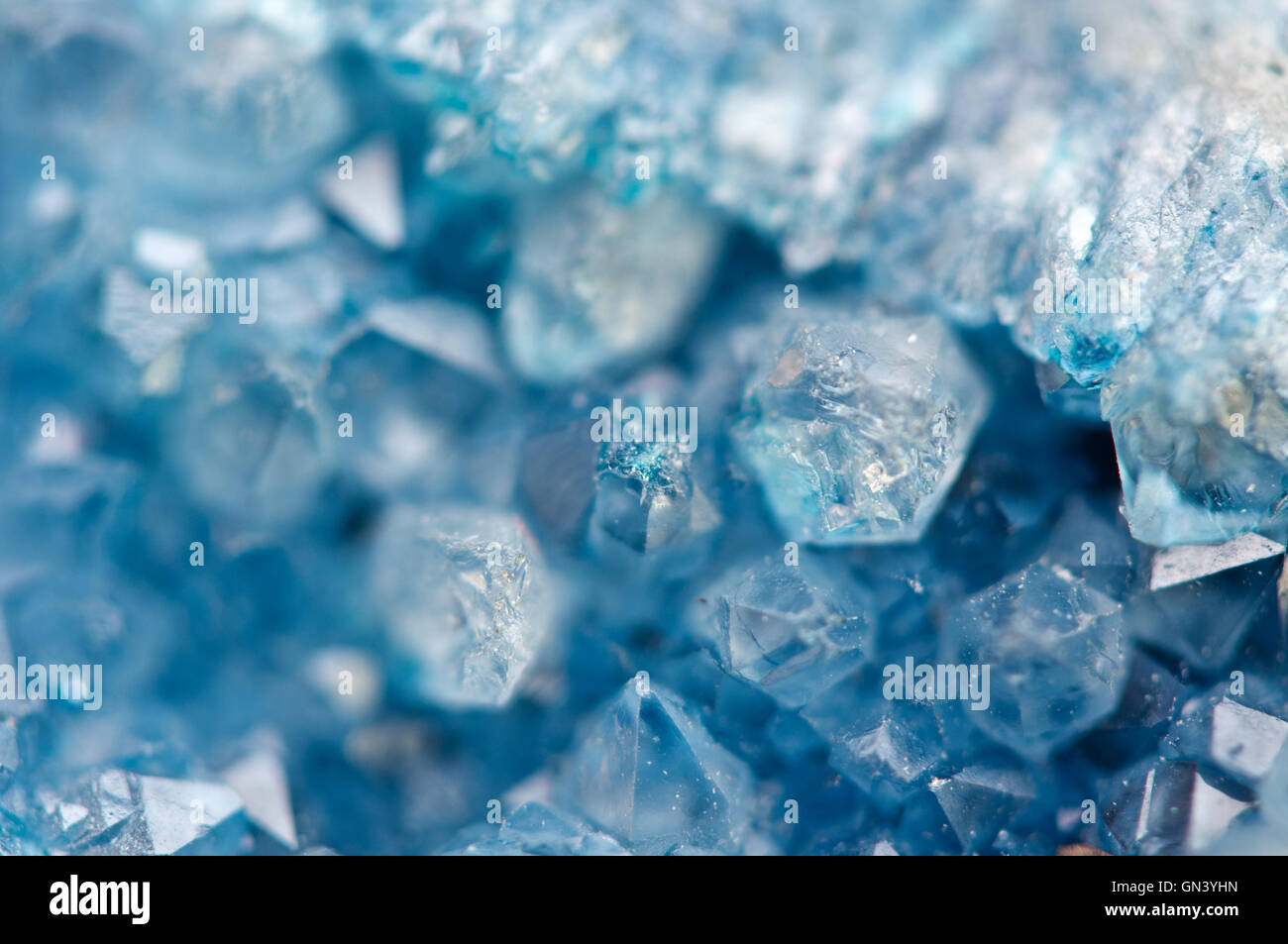 Quartz sio2 crystal structure hi-res stock photography and images - Alamy