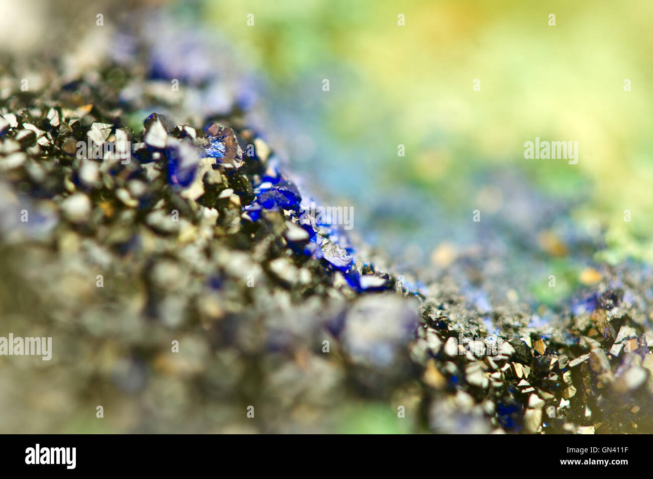 Green Malachite Cu2CO3(OH)2 and Azurite Crystals deep blue copper ...