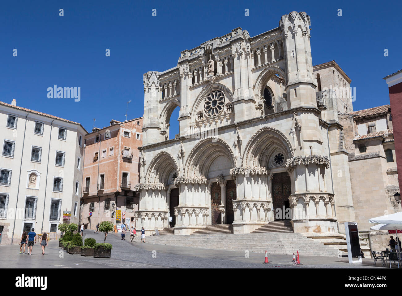 Medieval english gothic architecture hi-res stock photography and ...