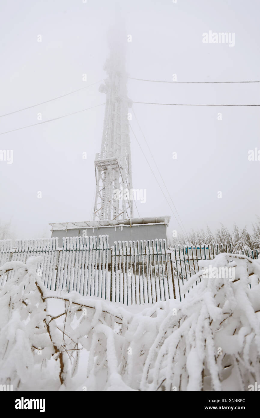 Frozen radio transmitting tower Stock Photo - Alamy