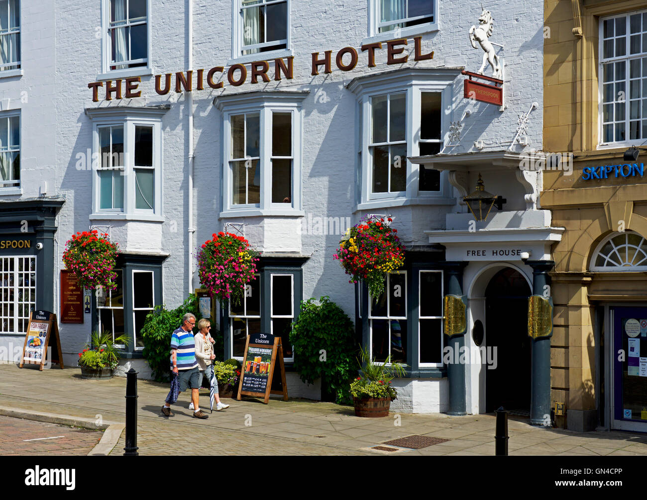 Wetherspoon hotel hi-res stock photography and images - Alamy