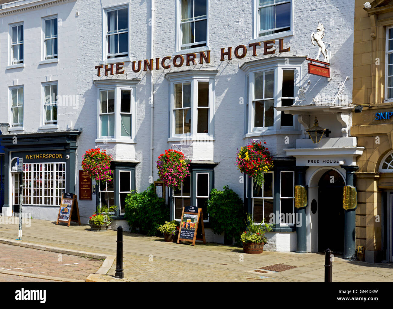Jd wetherspoon hi-res stock photography and images - Alamy