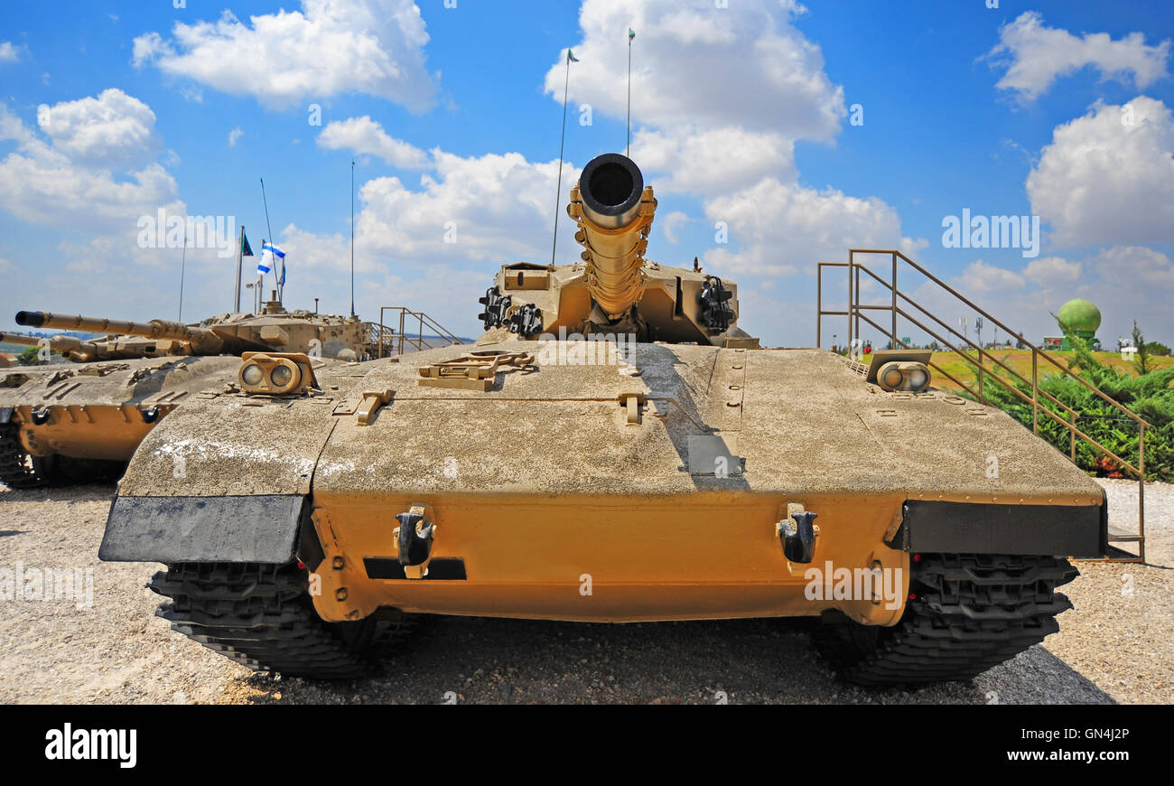 Merkava hi-res stock photography and images - Alamy