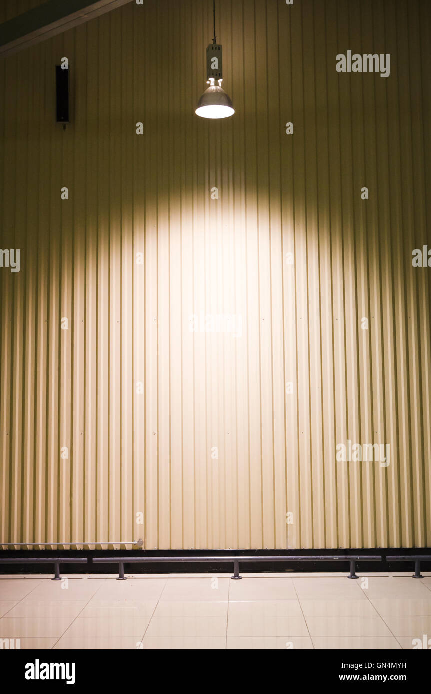 empty warehouse, out of stock concepts Stock Photo - Alamy