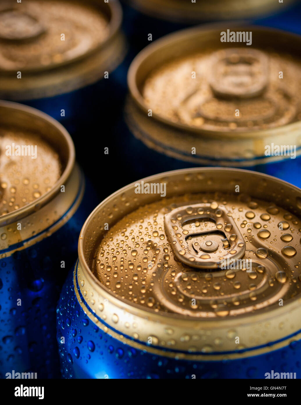 Black beer cans hi-res stock photography and images - Alamy