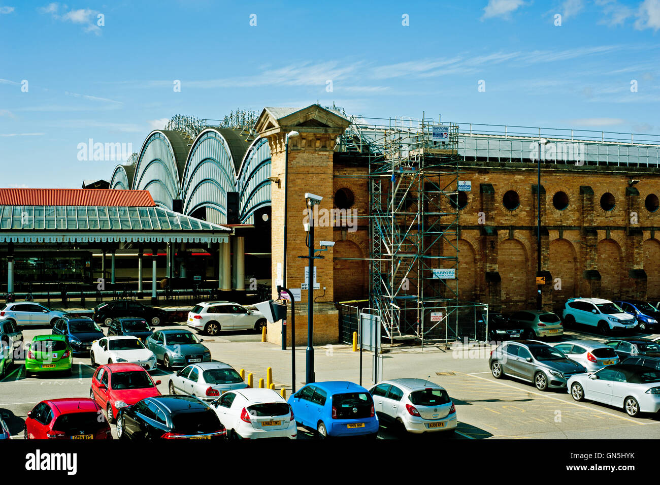 York railway station hi-res stock photography and images - Alamy
