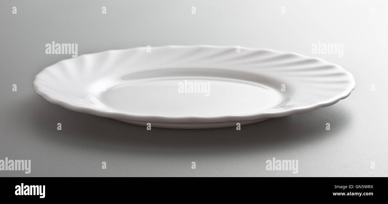 empty white dish Stock Photo - Alamy