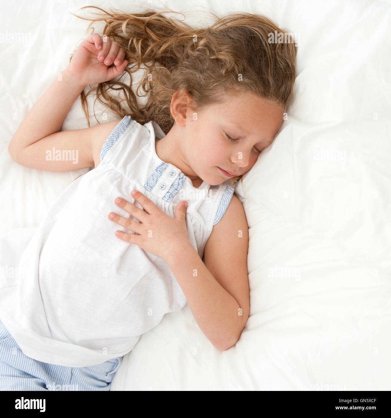 Girl fast asleep hi-res stock photography and images - Alamy