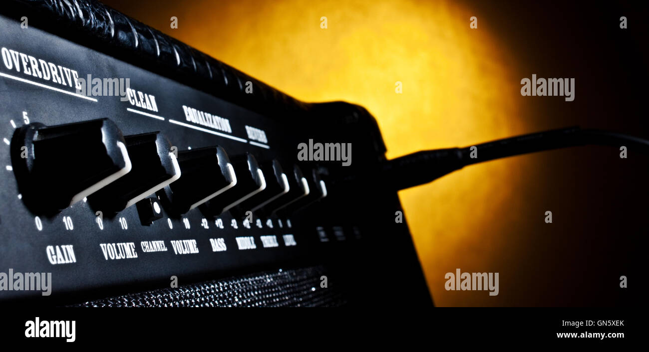 Sound amplifier hi-res stock photography and images - Alamy