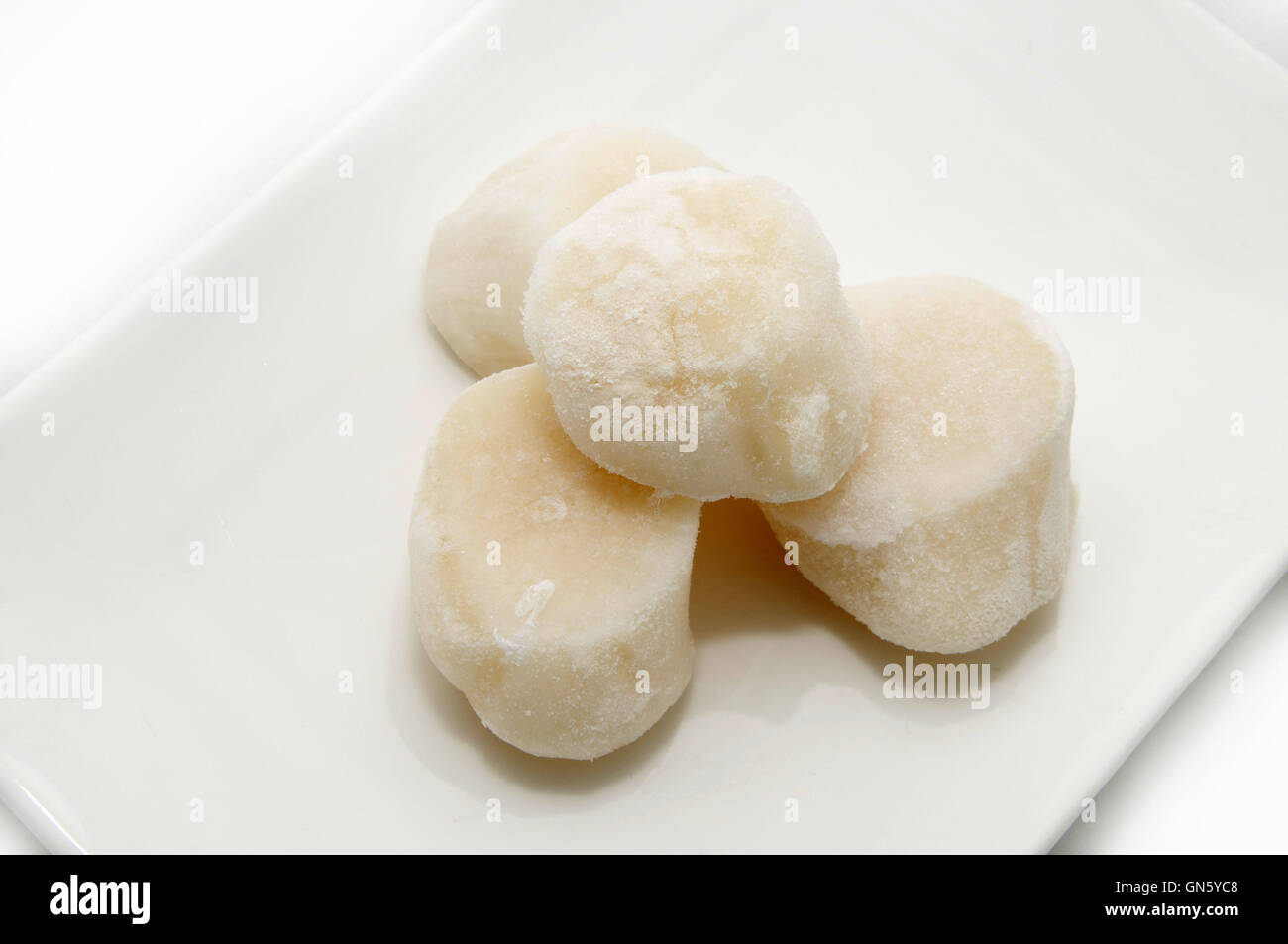 a plate of scallops Stock Photo - Alamy