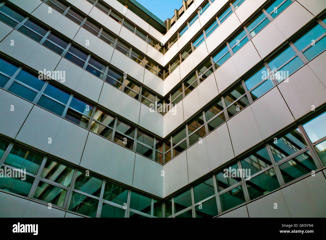 Corner modern building windows hi-res stock photography and images - Alamy