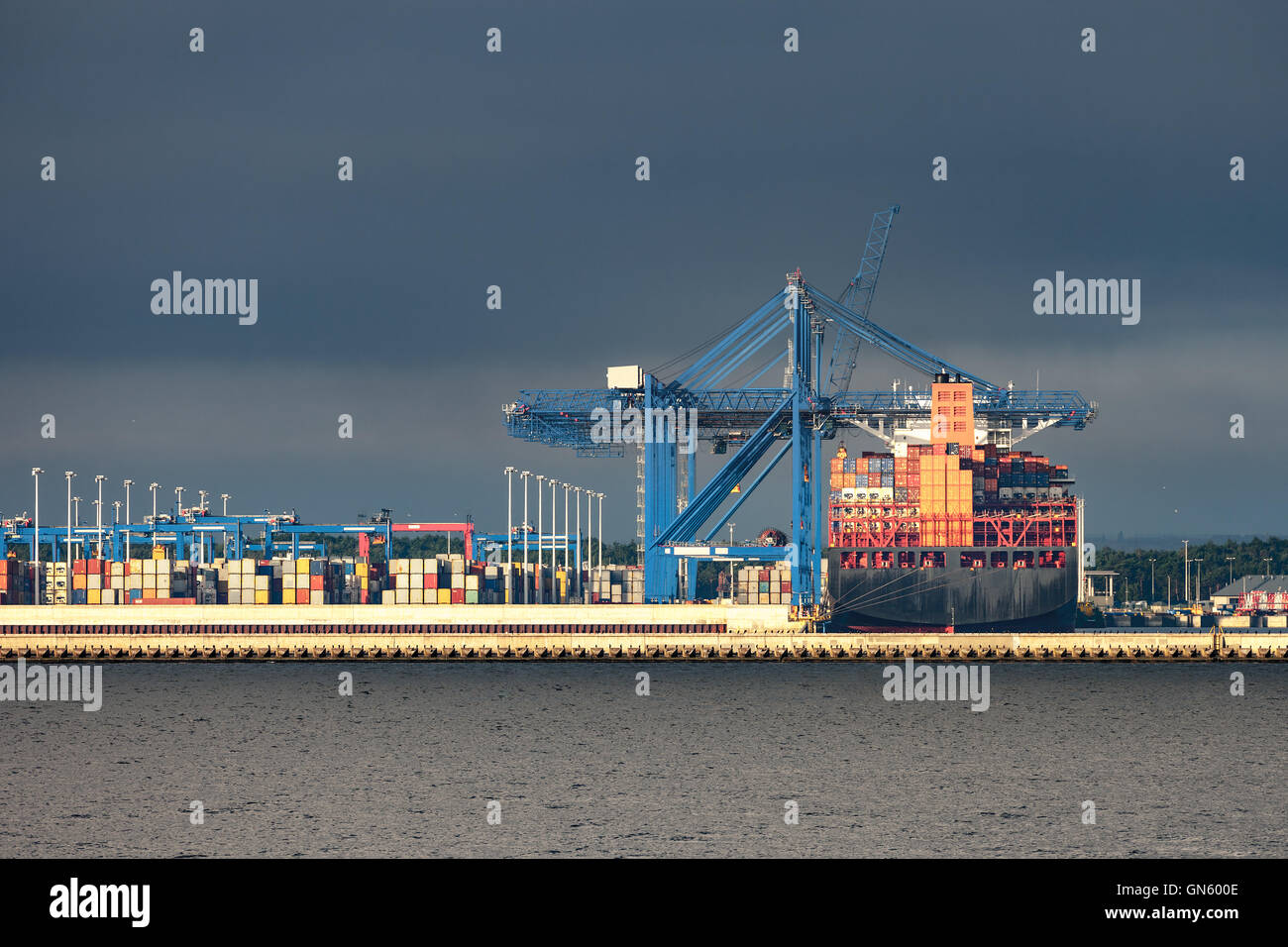 Shipping container terminal hi-res stock photography and images - Alamy