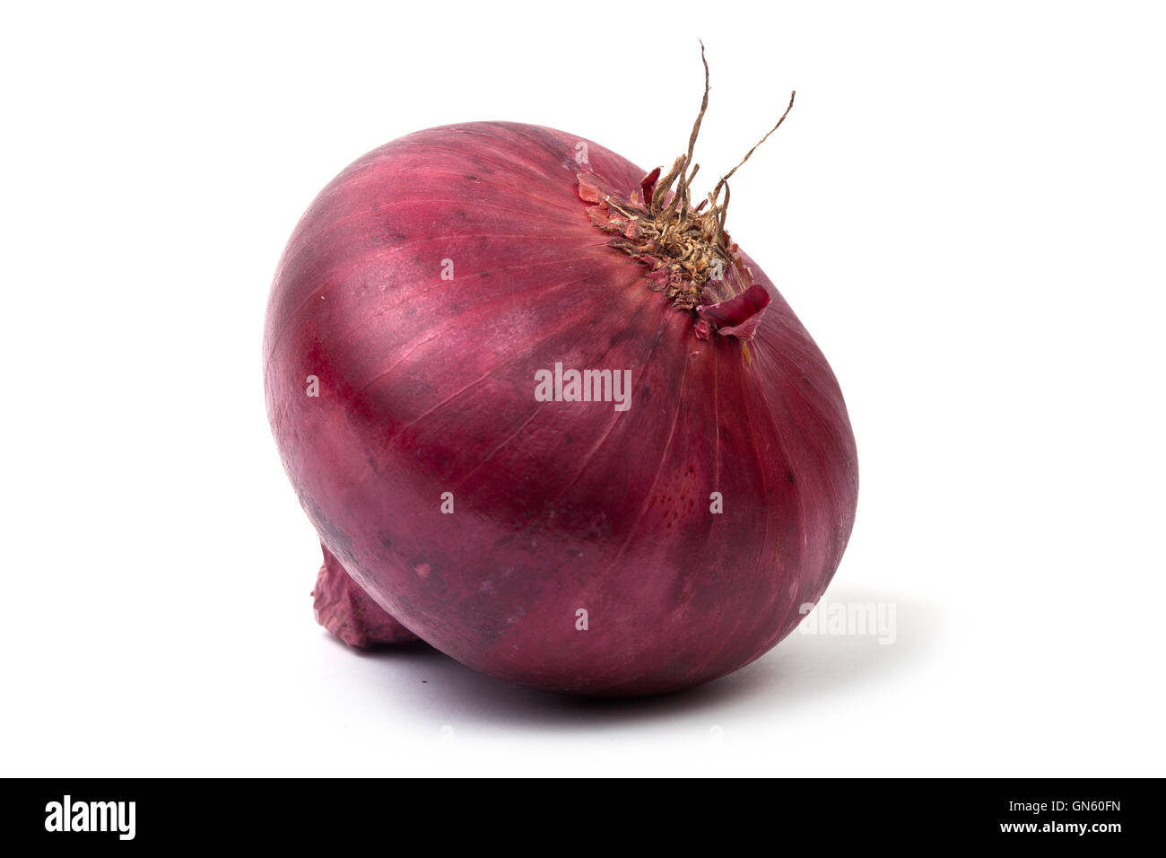 Red onion bulb on white background isolated Stock Photo - Alamy
