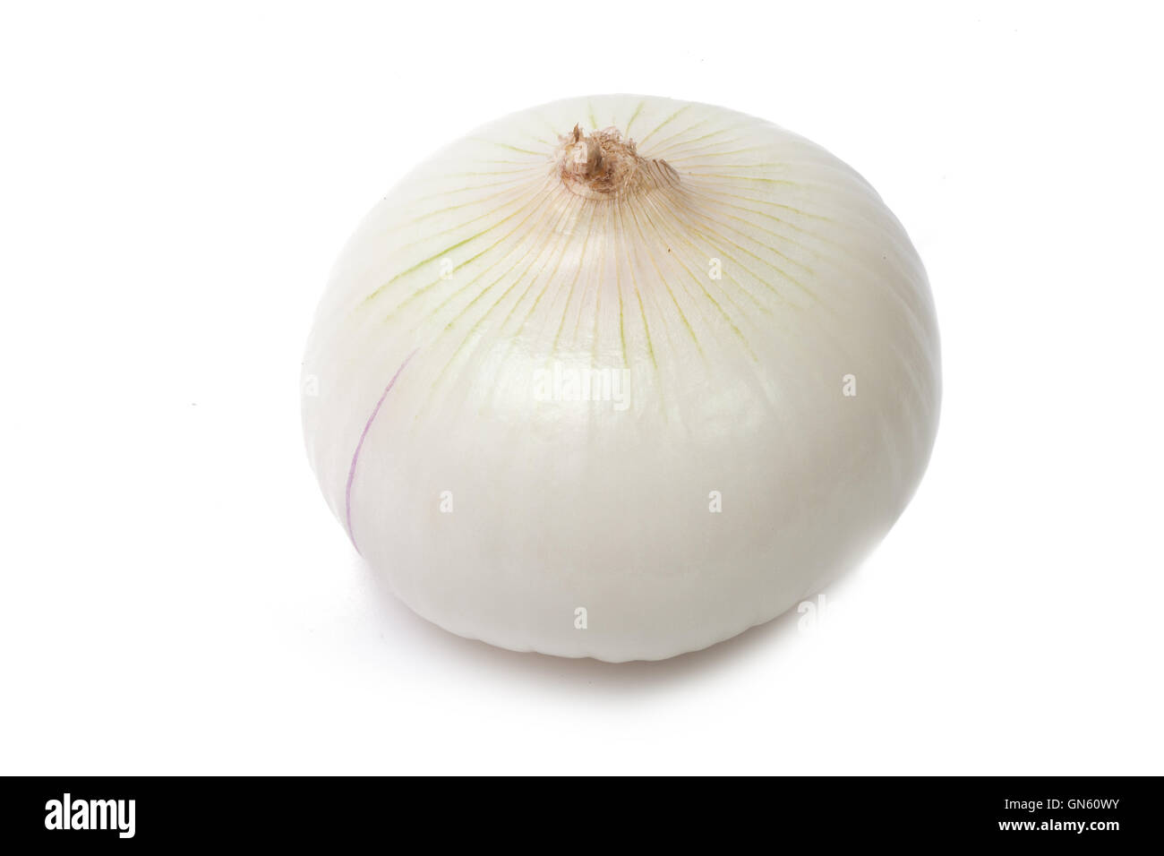 Single peeled white onion isolated Stock Photo - Alamy