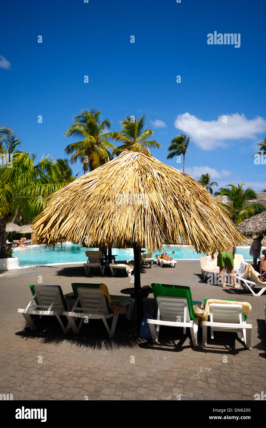 Parasol and pool Stock Photo - Alamy