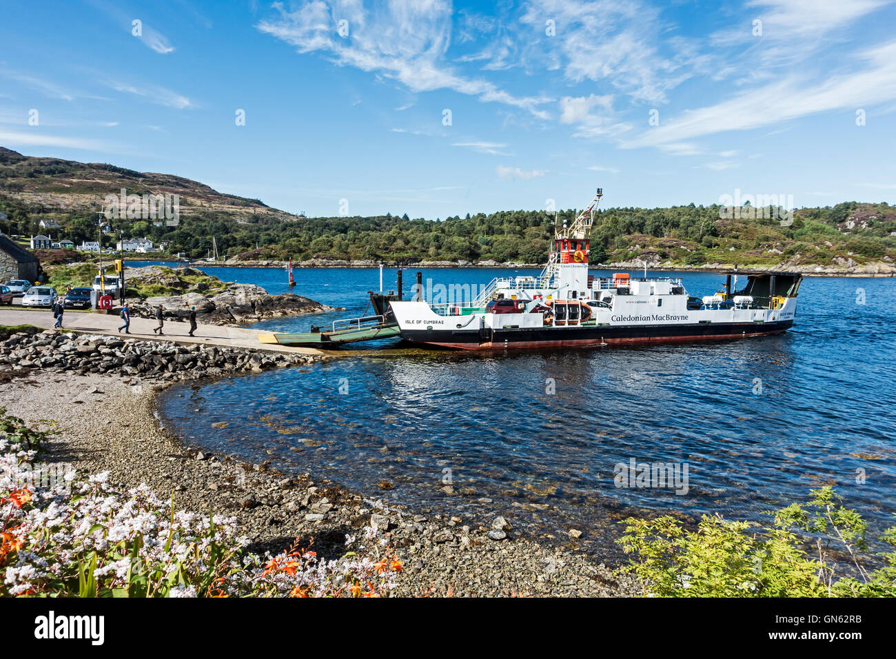 Caledonian MacBrayne car and passenger ferry Isle of Cumbrae loading at ...