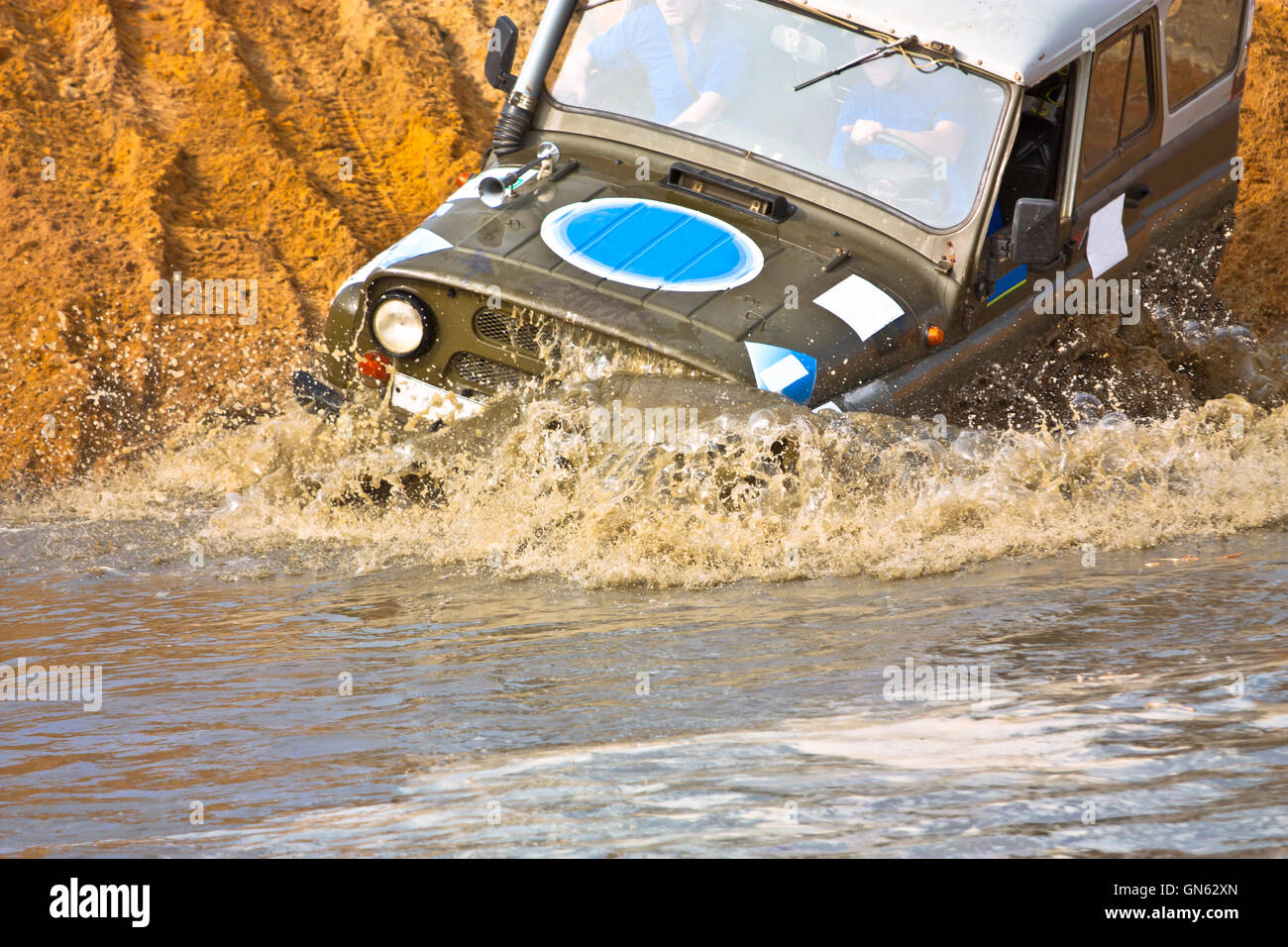 Off road racing car jumping hi-res stock photography and images - Alamy