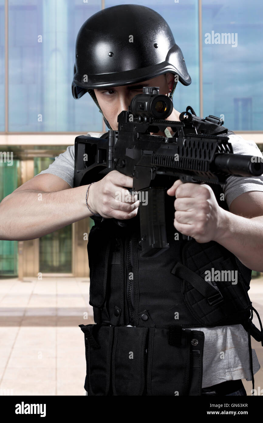 Armed guard black hi-res stock photography and images - Alamy