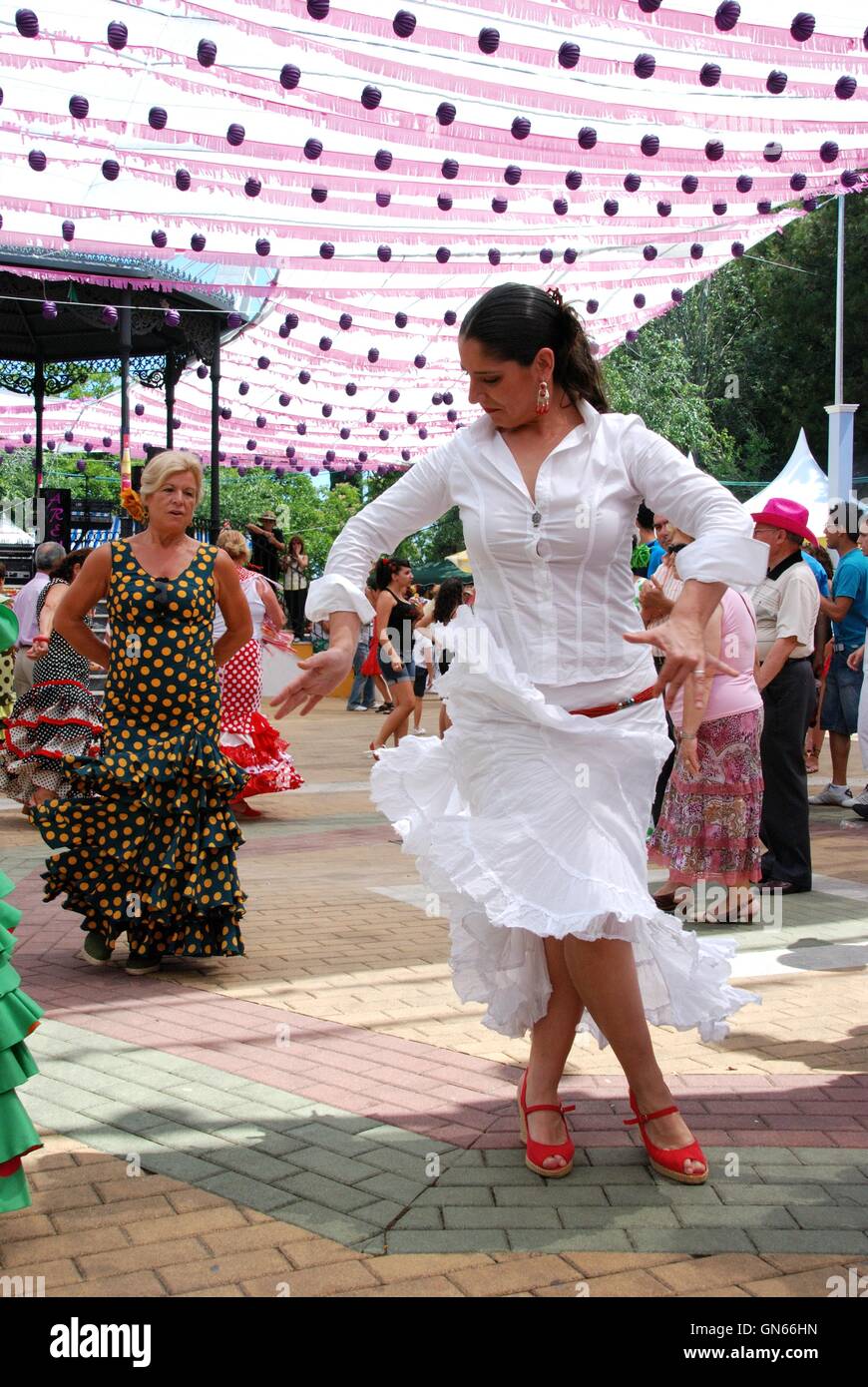 Woman flamenco dancer hi-res stock photography and images - Alamy