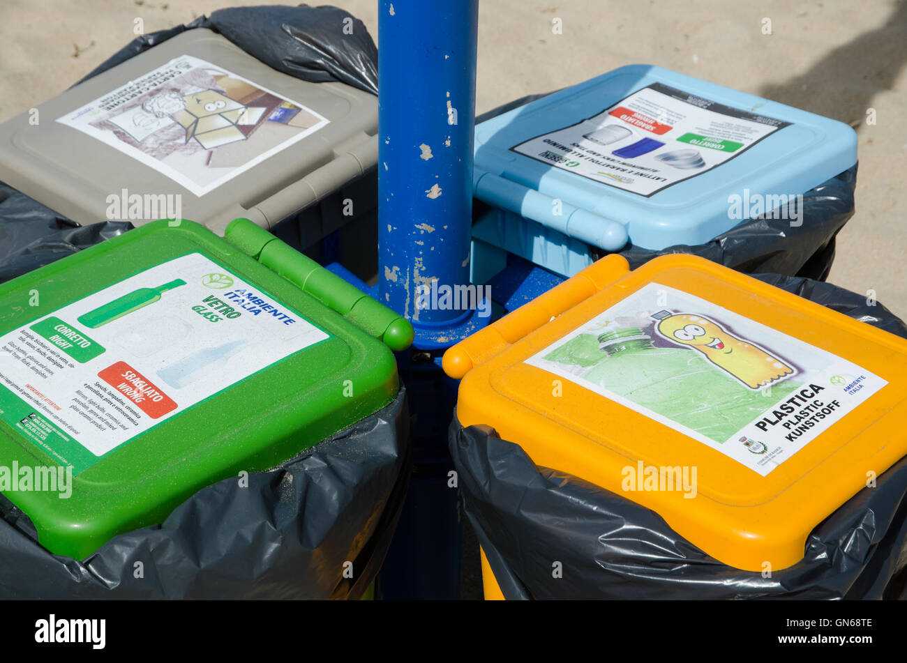 Recycling in italy hi-res stock photography and images - Alamy