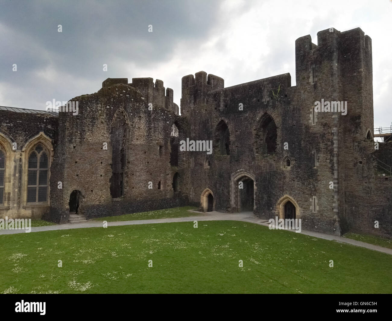 Welsh castle hi-res stock photography and images - Alamy