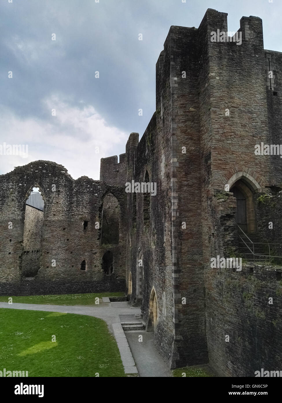 Welsh castle hi-res stock photography and images - Alamy