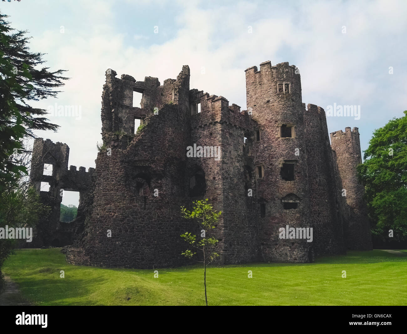 Welsh castle hi-res stock photography and images - Alamy