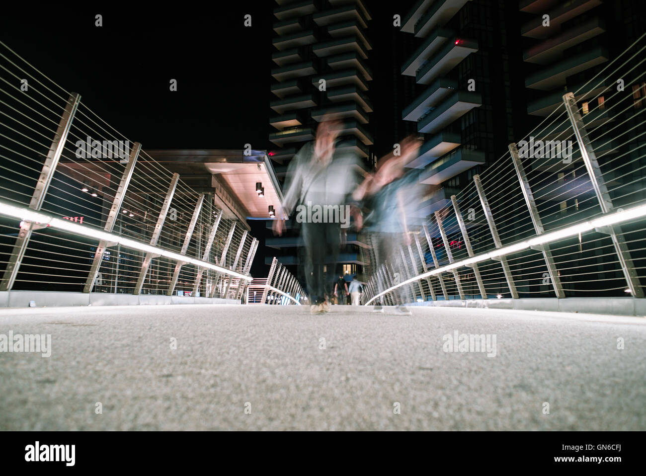 Modern footbridge foot pedestrian hi-res stock photography and images ...