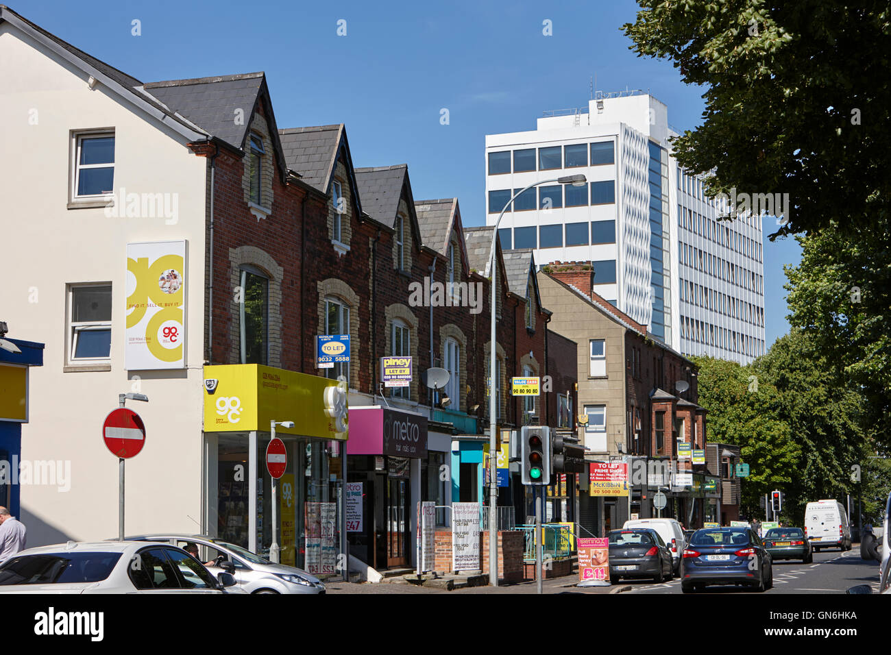 stranmillis road with queens engineering ashby building in the ...