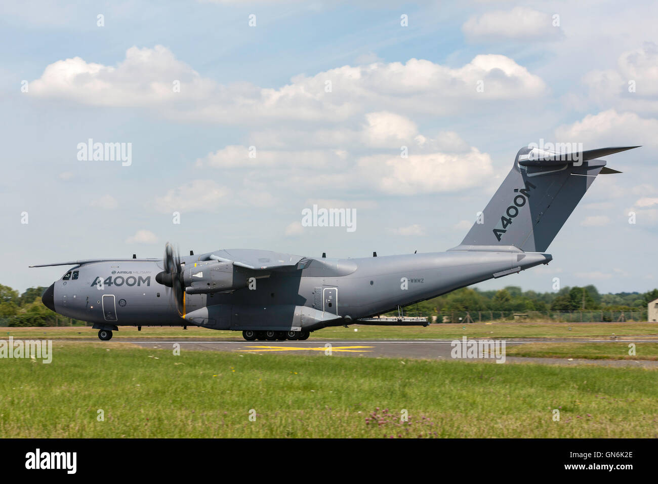 Airbus A-400M Atlas military transport aircraft F-WWMZ Stock Photo - Alamy