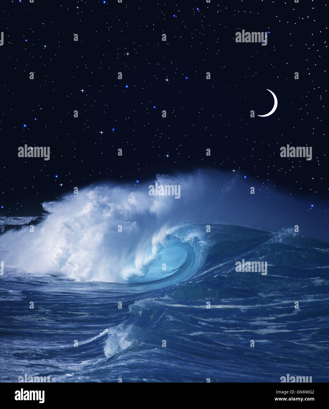 Breaking waves beach moon hi-res stock photography and images - Alamy