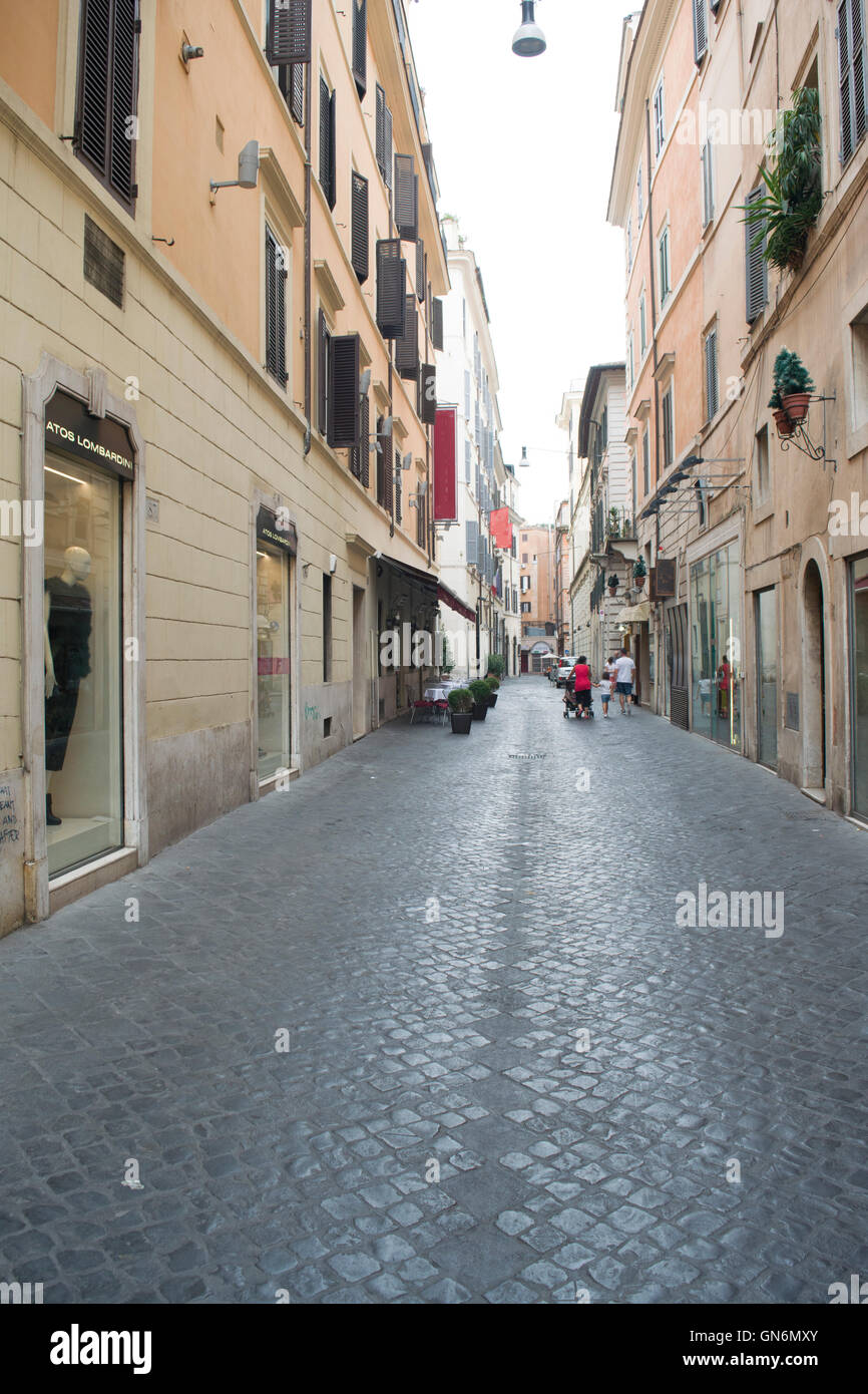 alley in the historical centre of Rome Stock Photo - Alamy