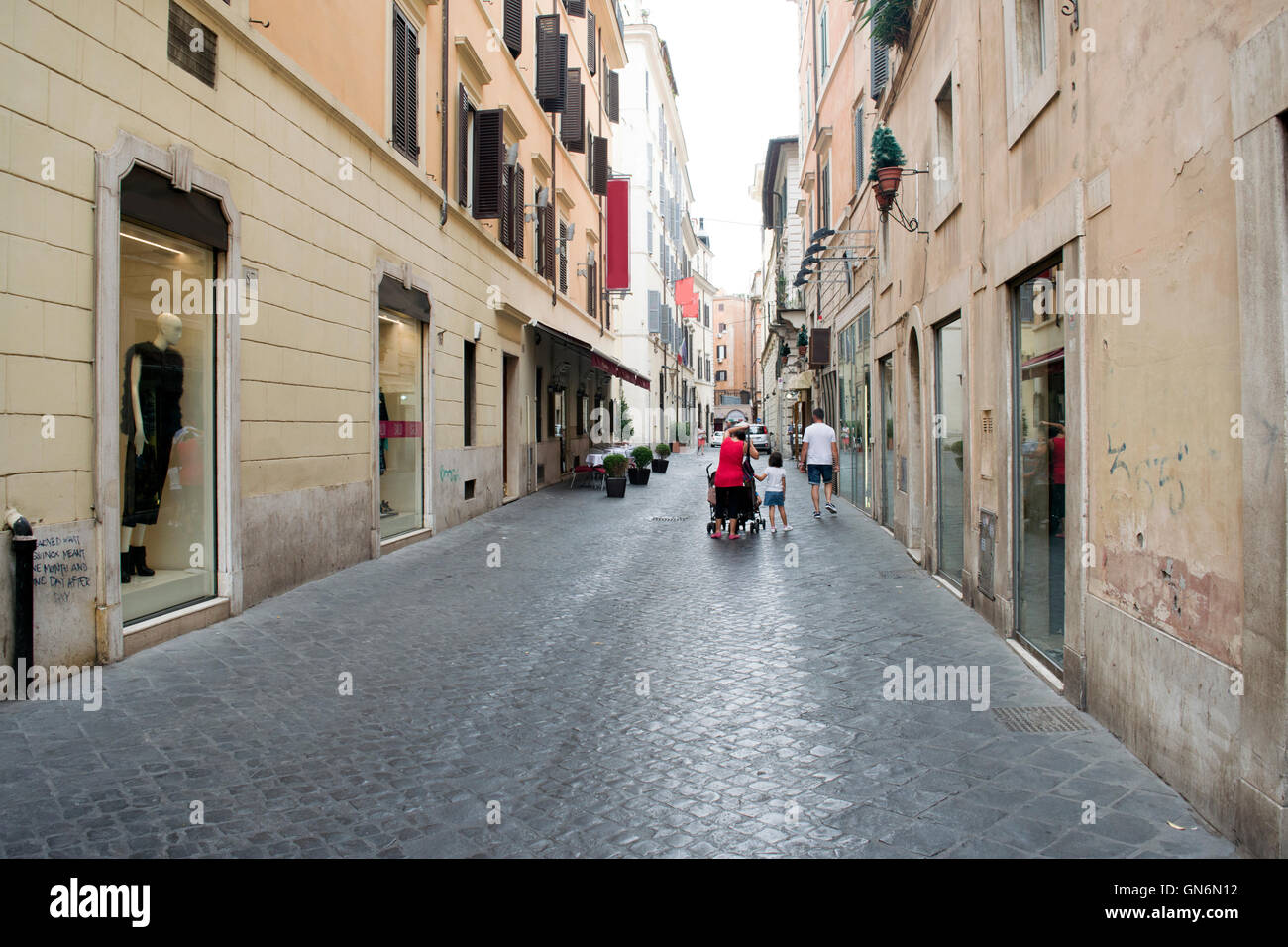 alley in the historical centre of Rome Stock Photo - Alamy