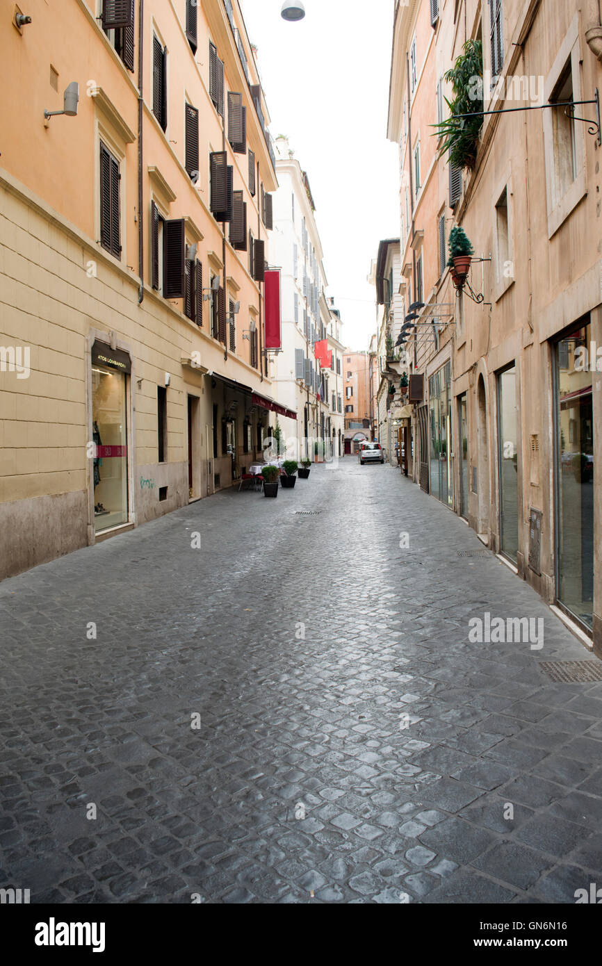 alley in the historical centre of Rome Stock Photo - Alamy