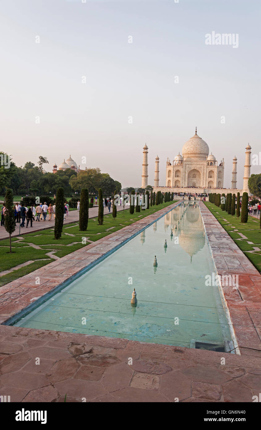 India taj mahal hi-res stock photography and images - Alamy