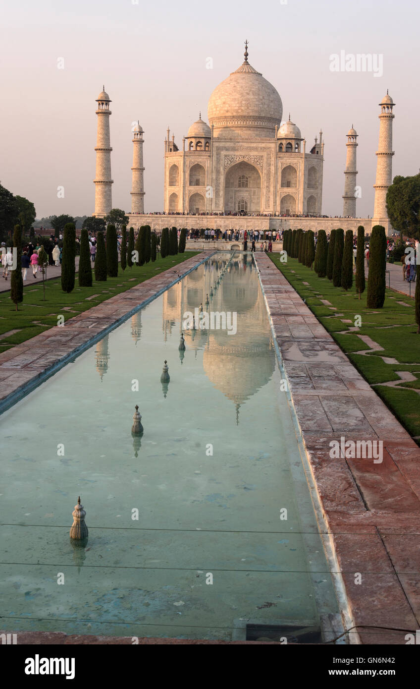 The Taj Mahal and ornamental pool in Agra, Uttar Pradesh, India Stock ...