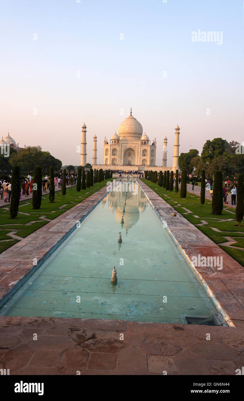 The Taj Mahal and ornamental pool in Agra, Uttar Pradesh, India Stock ...