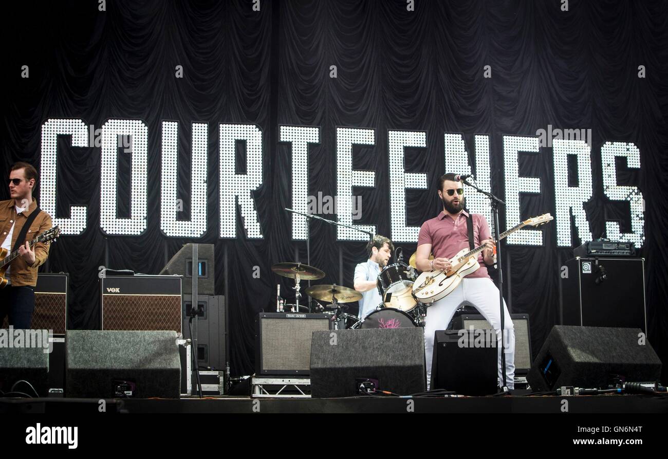 The Courteeners lead singer Liam Fray performs during the Leeds ...