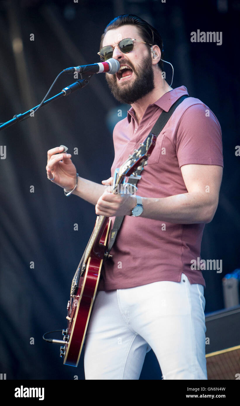 The Courteeners lead singer Liam Fray performs during the Leeds ...