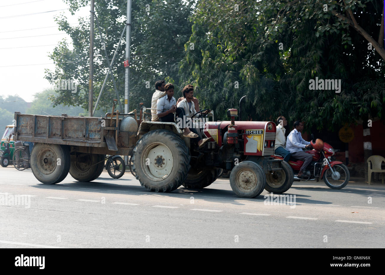 Empty tractor farm hi-res stock photography and images - Alamy